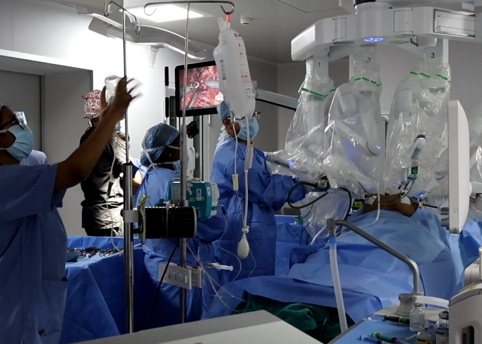 Experience the future of surgery at GKNM.